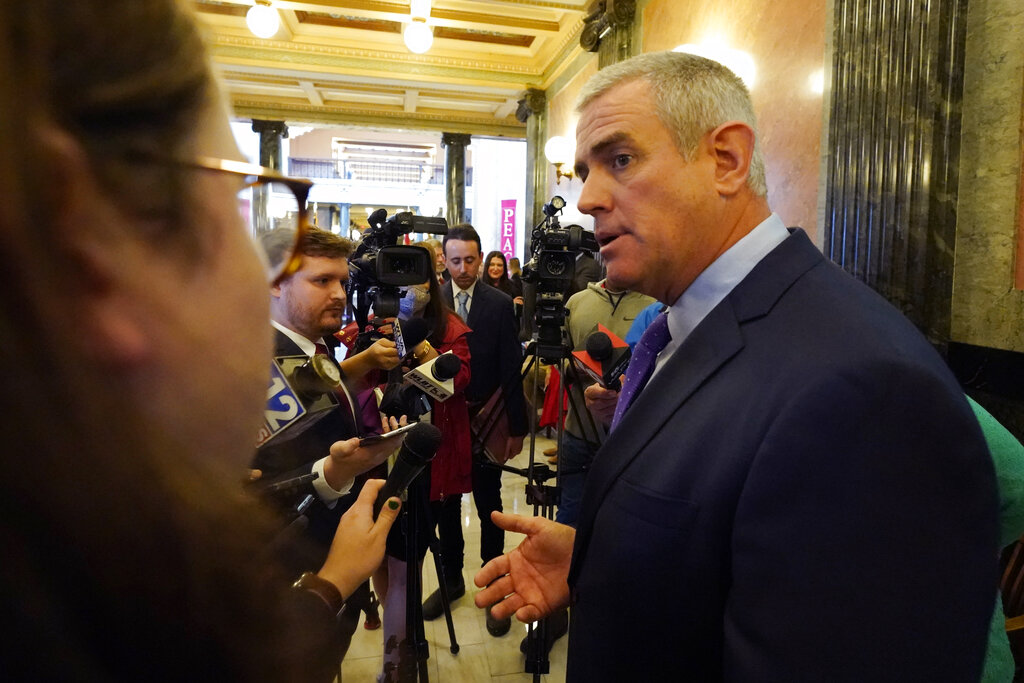 Mississippi House leader modifies stance on tax reduction